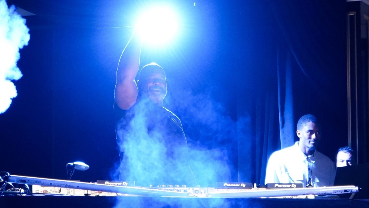Shaq Shows Off His DJ Skills at Fresno Club's Premier Event - GV Wire