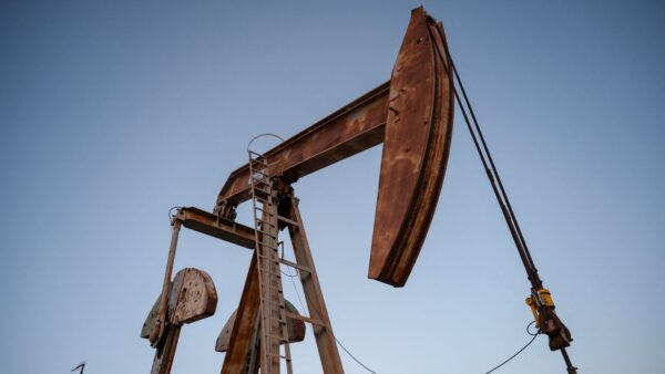 Oil Nears Two-Month Lows on Reports of Imminent US-Iran Peace Deal - GV ...